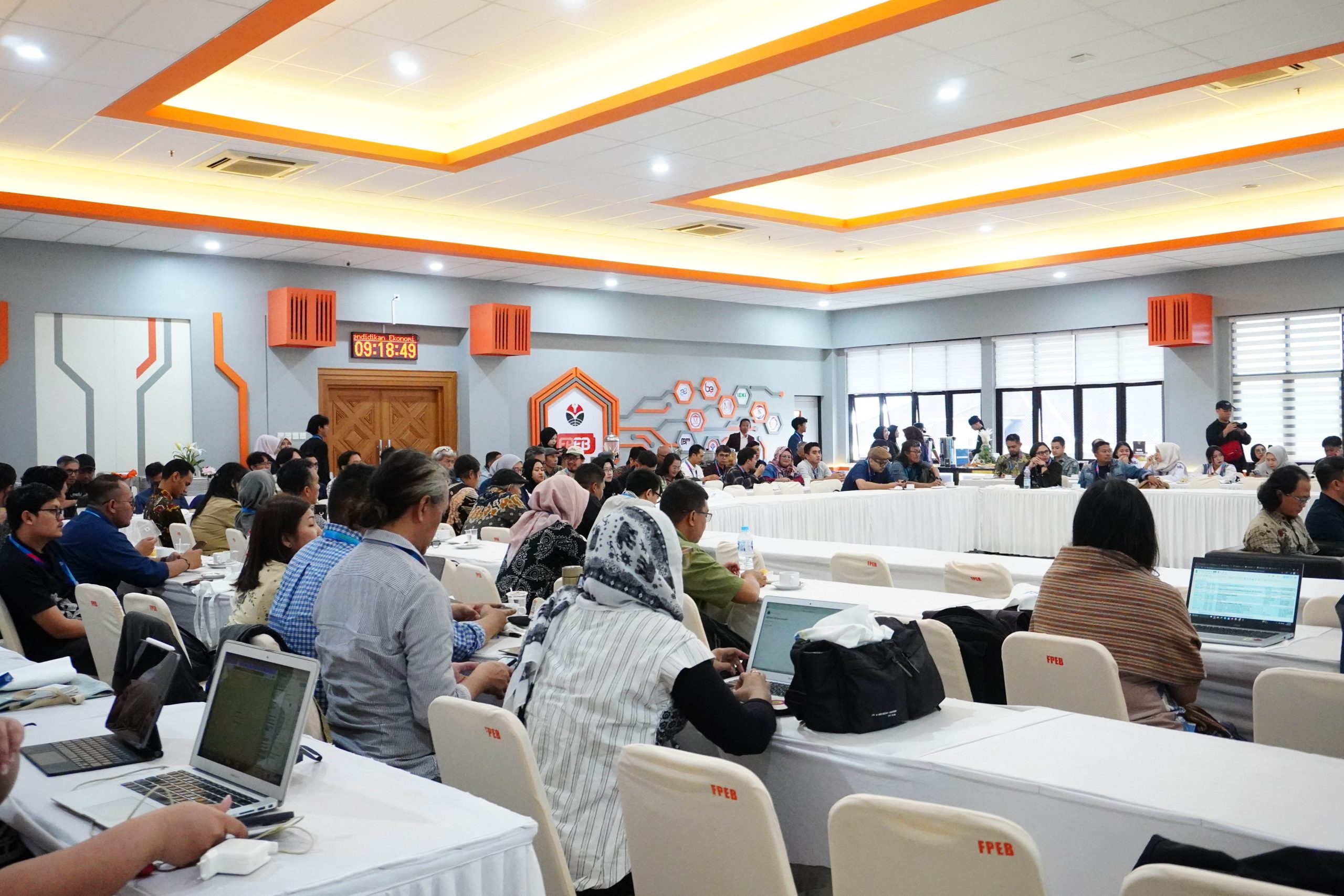 Desain Komunikasi Visual UPI Jadi Tuan Rumah Rakornas ASPRODI DKV 2025